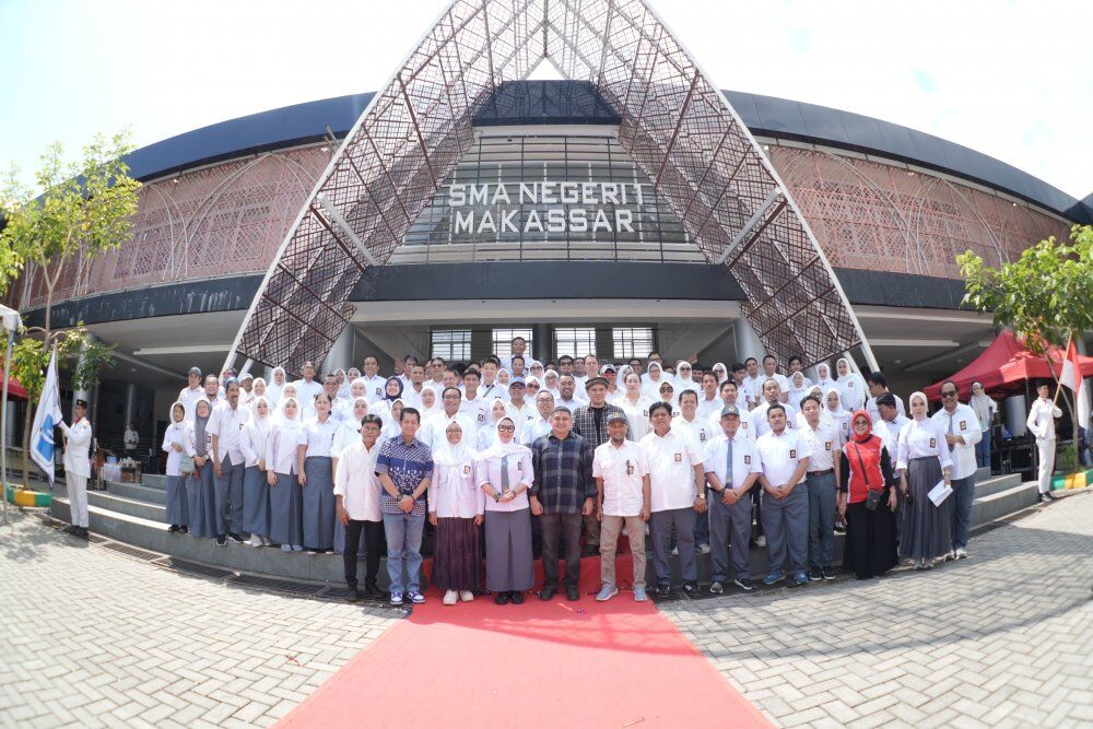 SMANSA Makassar Diminta Turun Tangan Kelola Sampah di Makassar - Berita ...