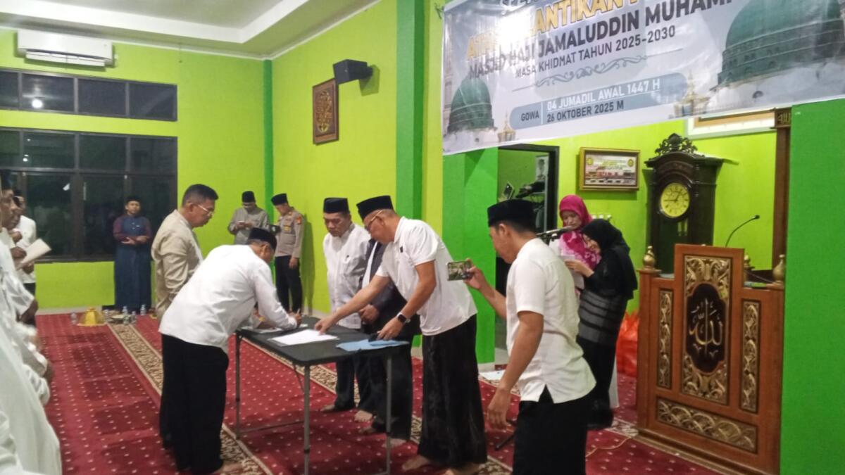 Prof. Dr. H. Misbahuddin Nakhoda Baru Pengurus Masjid Haji Jamaluddin Muhammad Gowa - Berita ...
